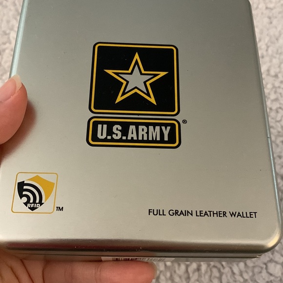 U.S. Army | Bags | Us Army Genuine Calf Leather Wallet | Poshmark